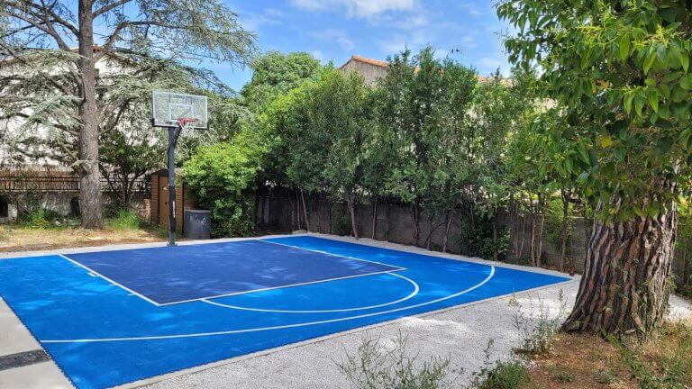 Acheter un terrain de basket en kit prêt à monter - Terrain-basket.fr